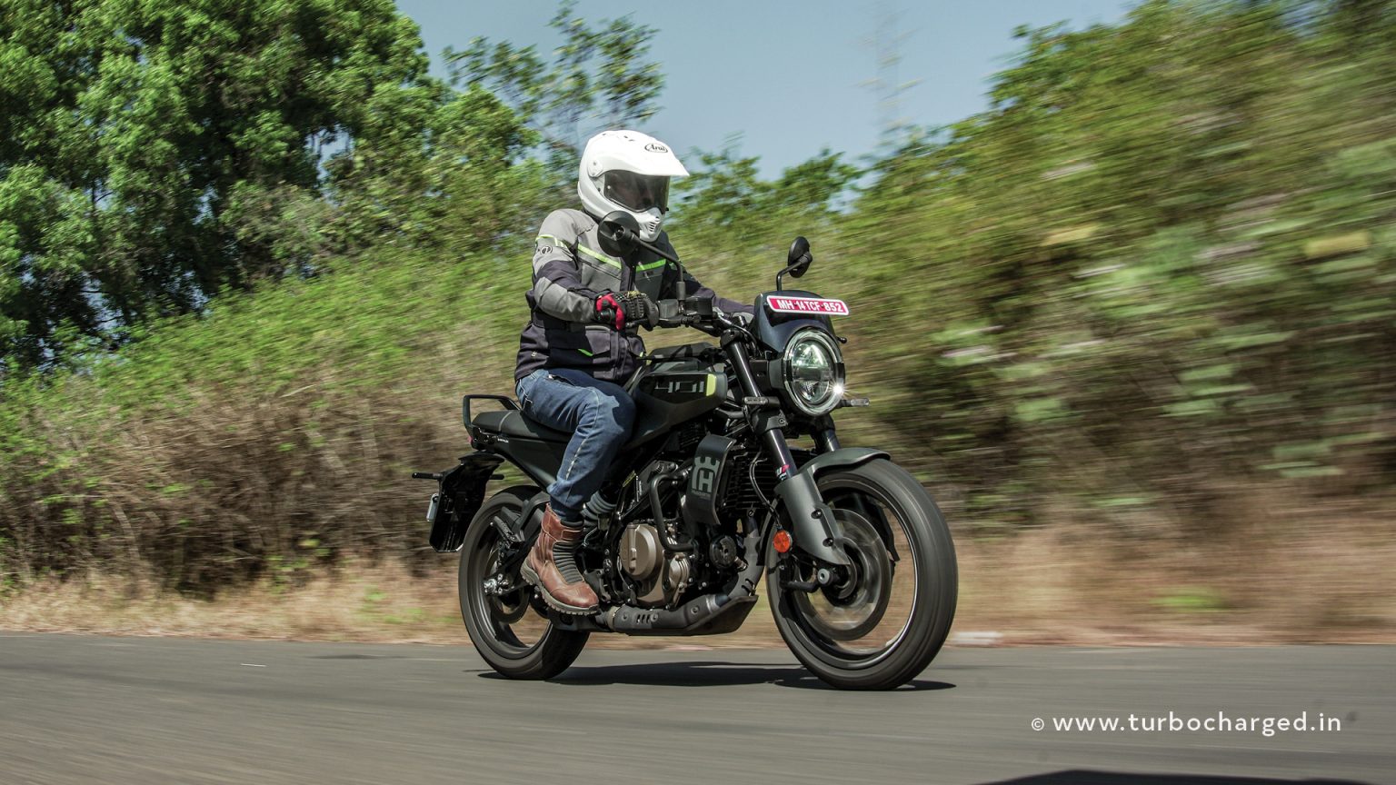Husqvarna Svartpilen 401: First Ride Review - Turbocharged