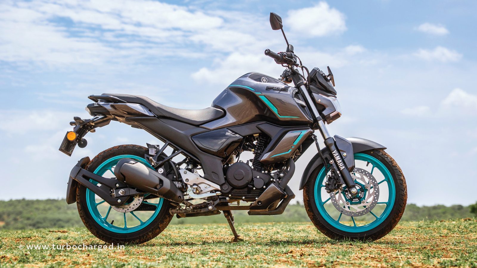 2025 Yamaha FZ-S Fi Hybrid First Ride Review - Turbocharged