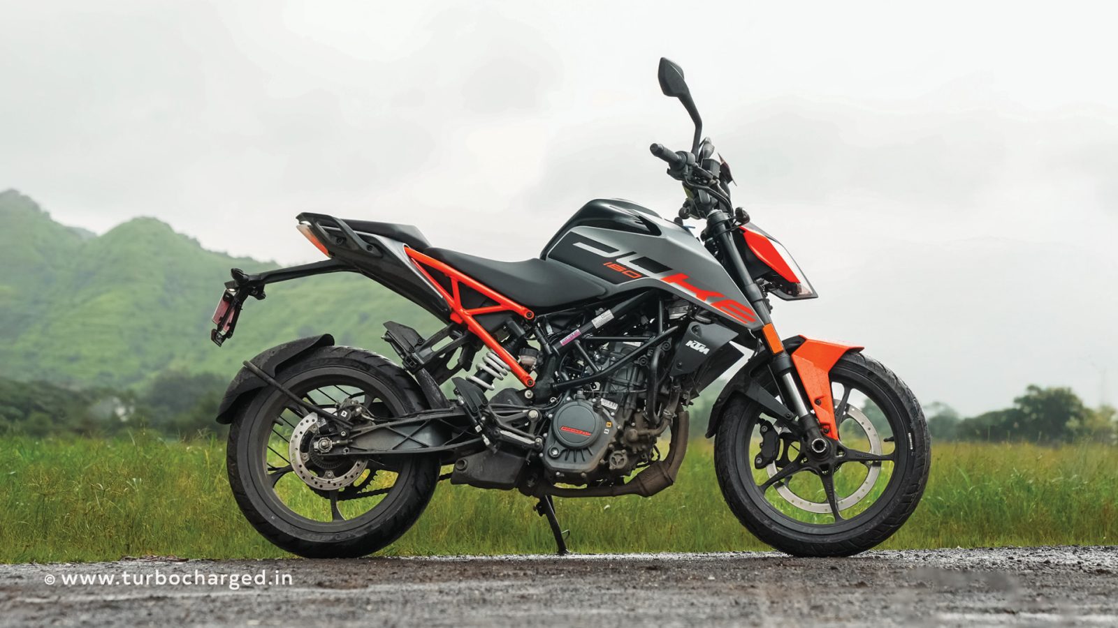 2025 KTM 160 Duke First Ride Review - Turbocharged